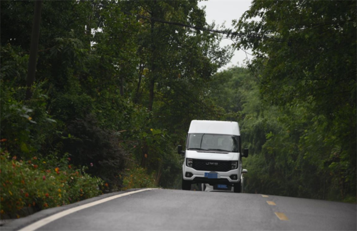 23 8km盘山公路181道弯用油1 99l,江铃福顺挑战基尼斯世界纪录 第一商用车网 Cvworld Cn